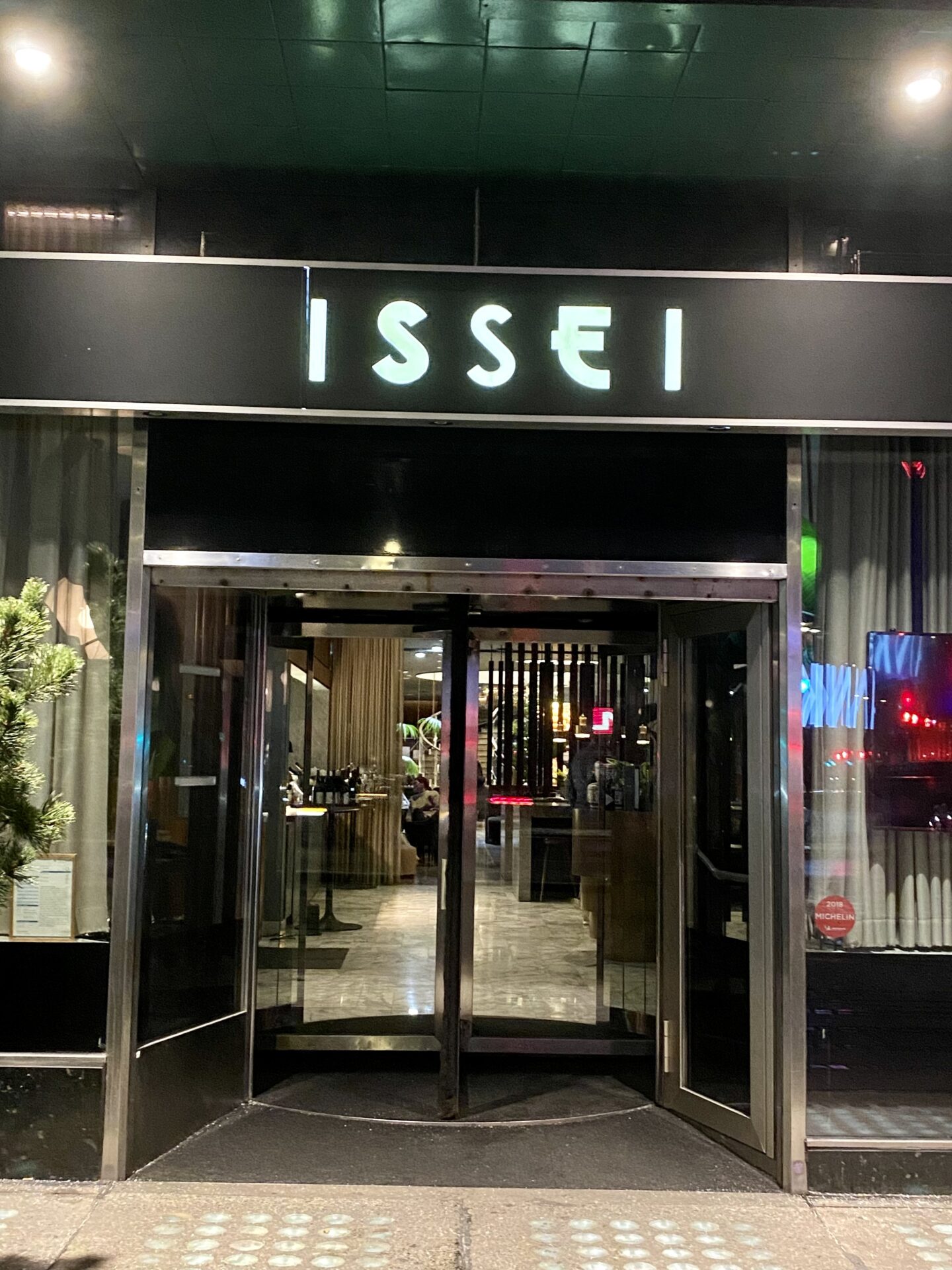 Issei er en eksotisk køkkenfusion af Japan og Peru - Taking a bite